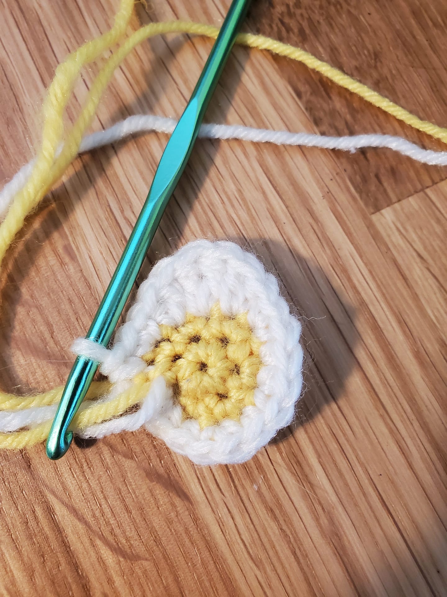 ramen noodle bowl amigurumi (free crochet pattern) – DAiZED AND DISTRACTED